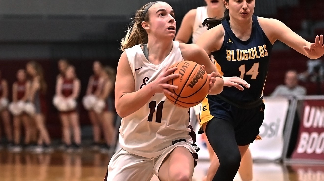 Four Players in Doubles Figures as UWL Defeats UW-Eau Claire; UWL ...