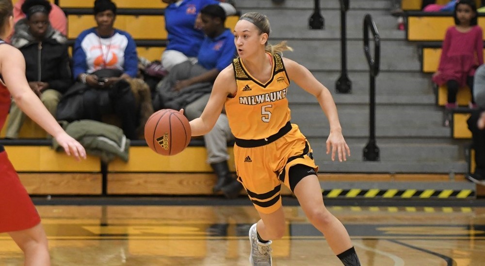 Alexis Lindstrom - 2016-17 - Women's Basketball - Milwaukee Athletics