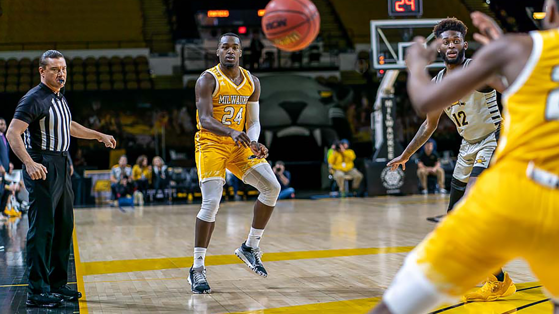 Josh Thomas - 2021-22 - Men's Basketball - Milwaukee Athletics