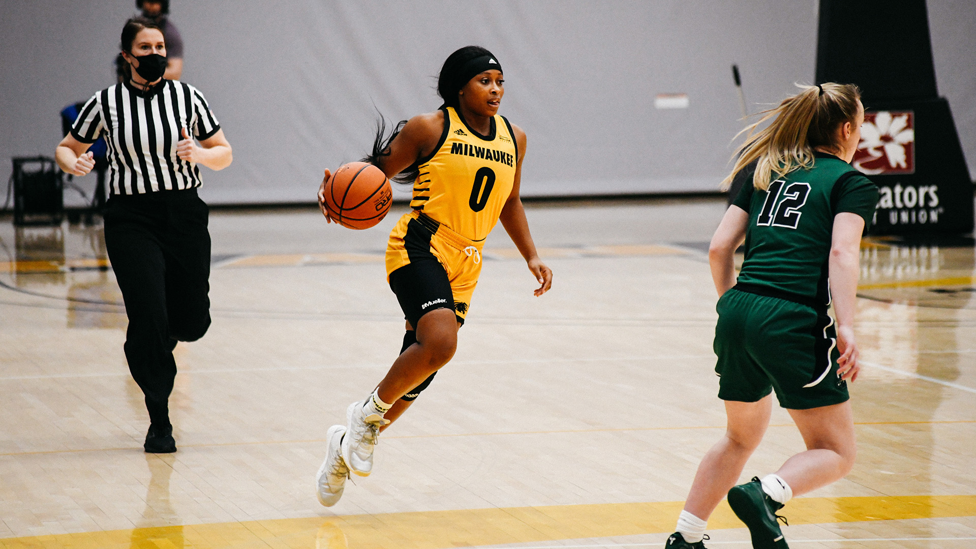 Alyssa Moore - 2021-22 - Women's Basketball - Milwaukee Athletics