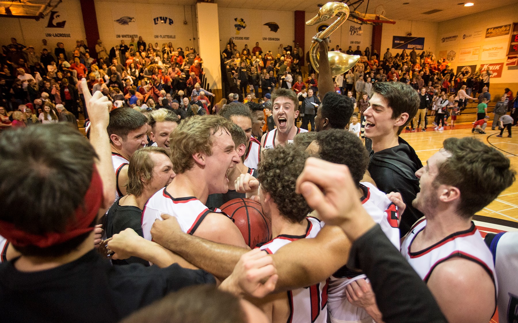 Men's Basketball Captures WIAC Regular Season Championship on Senior ...