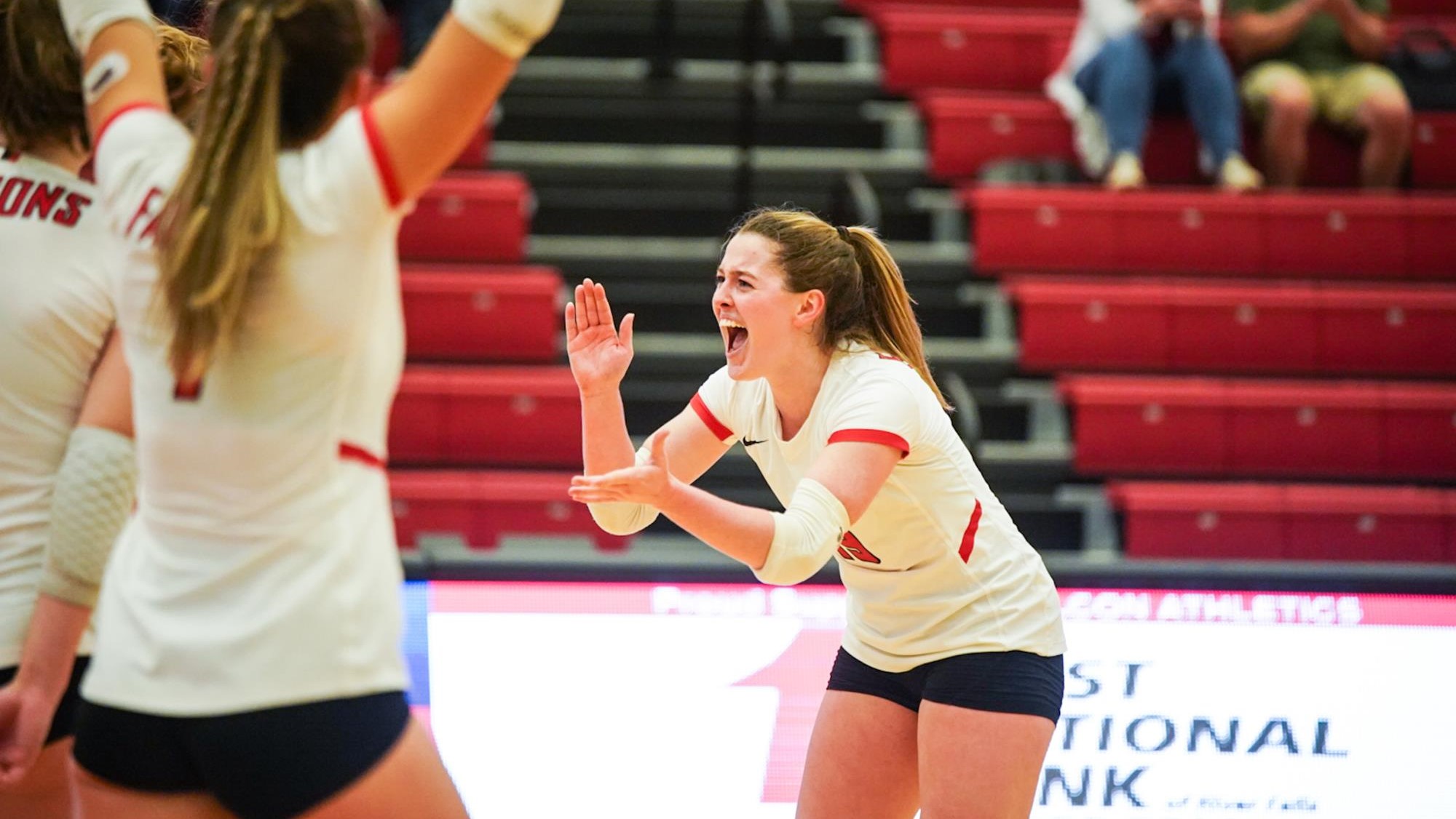 Volleyball Sweeps Stout in WIAC Win - University of Wisconsin River Falls Athletics