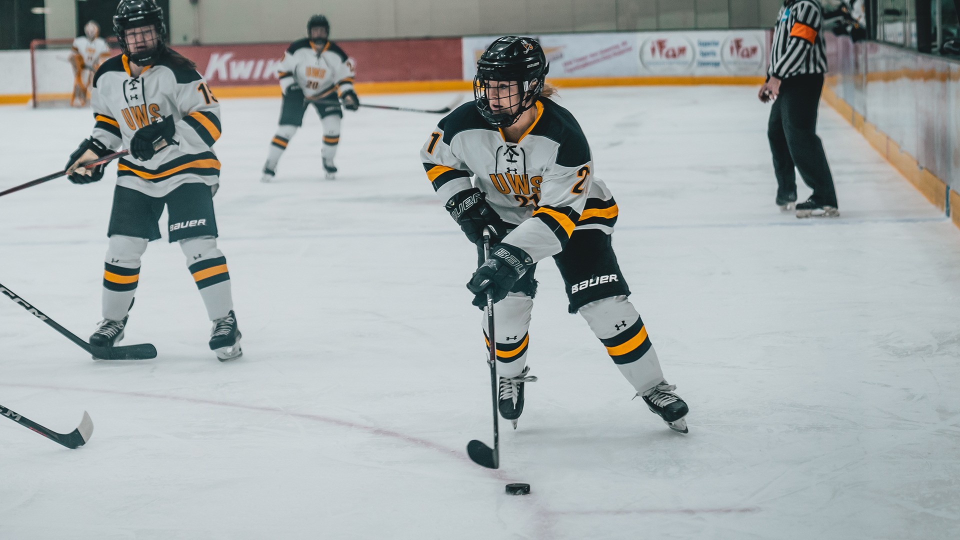 Eau Claire Completes Sweep of Yellowjackets - University of Wisconsin ...