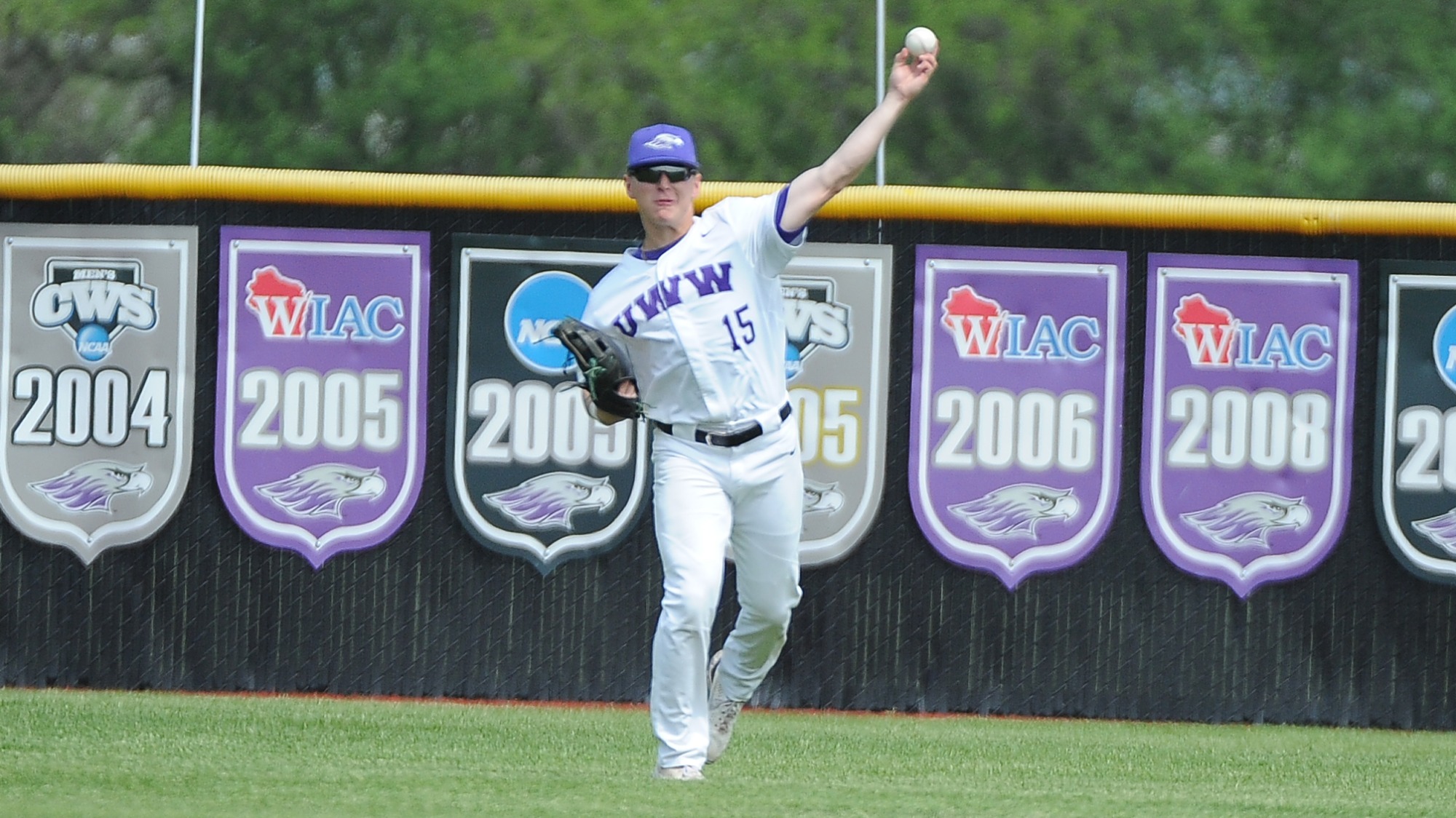 Warhawk Baseball Run-Rules Grinnell - University of Wisconsin ...