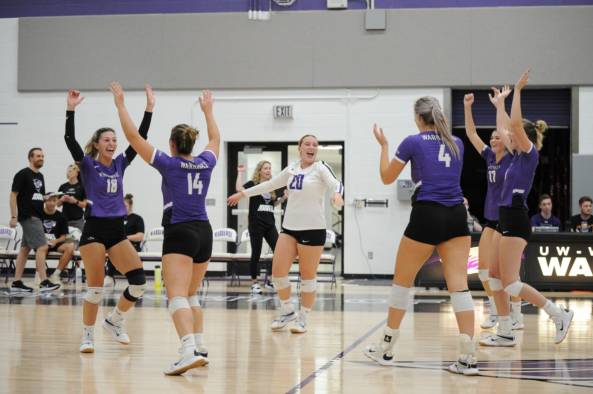 Warhawks Open Dig Panici Classic with Sweep - University of Wisconsin-Whitewater Athletics