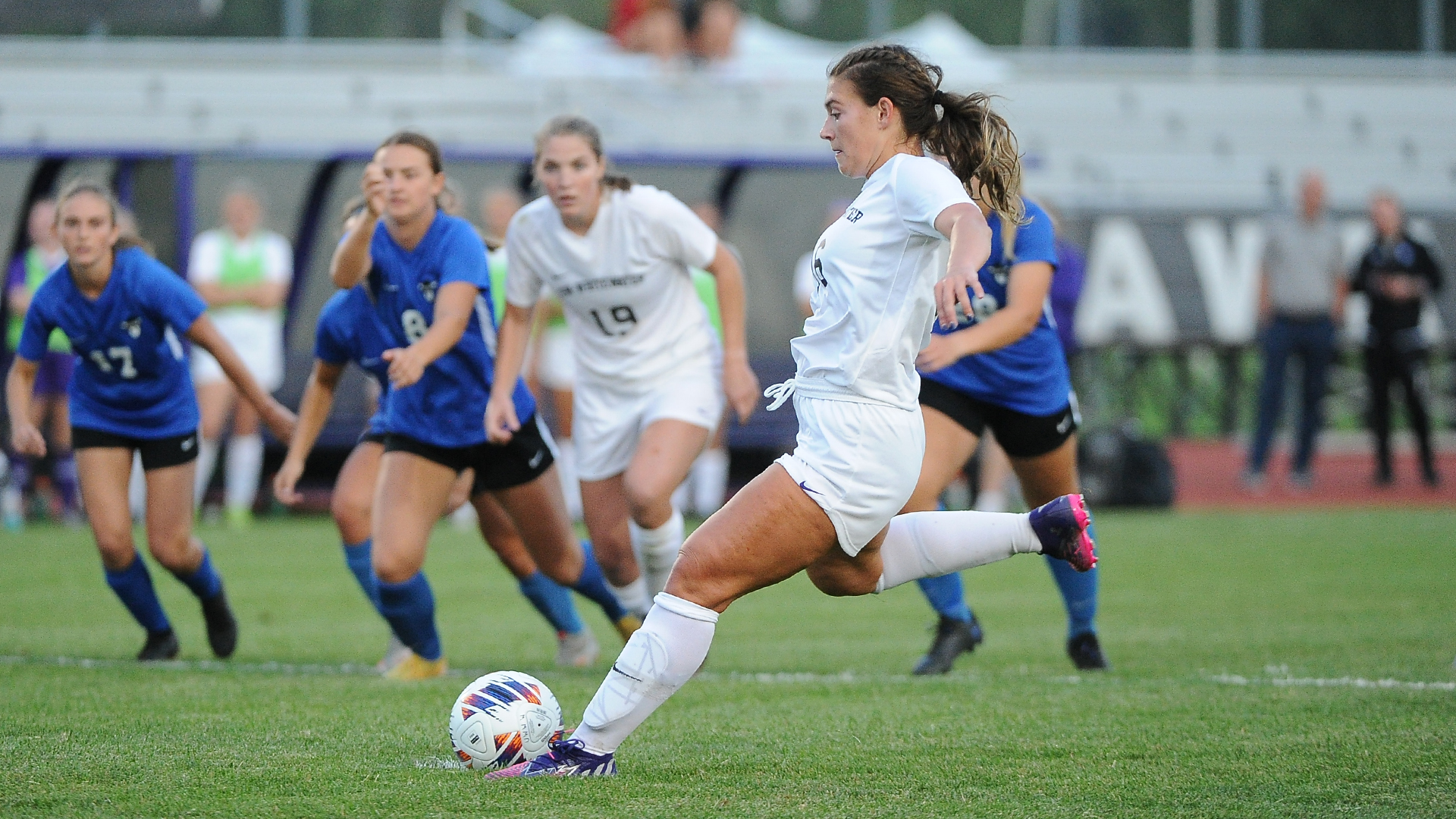 Warhawks Win Fourth Straight - University of Wisconsin-Whitewater Athletics
