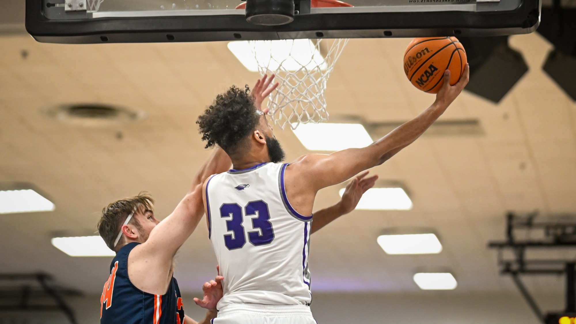 Warhawk Men Bounce Back with Road Win - University of Wisconsin-Whitewater Athletics