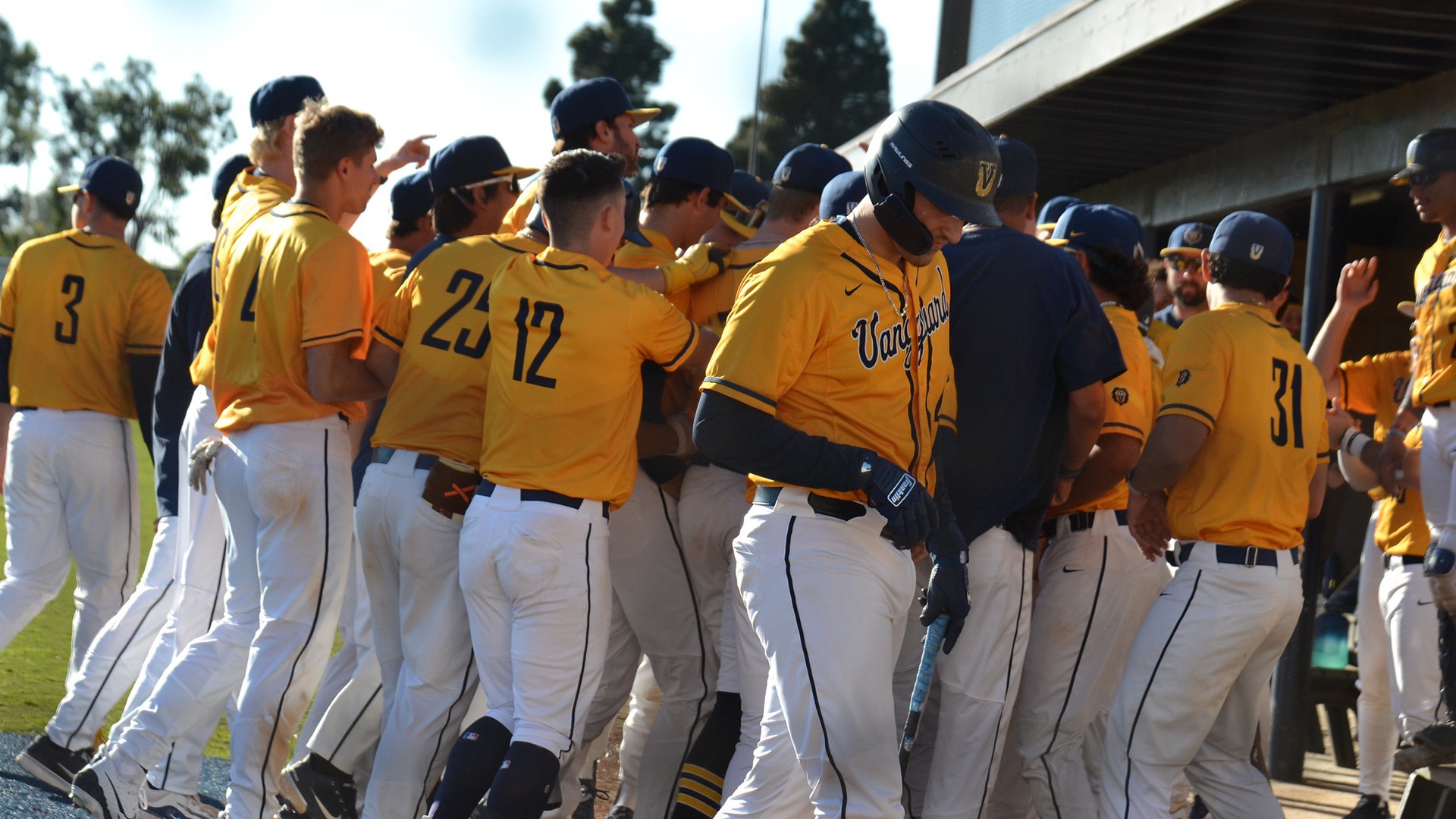 Lions Slug Way To Doubleheader Sweep Of Oaks - Vanguard University