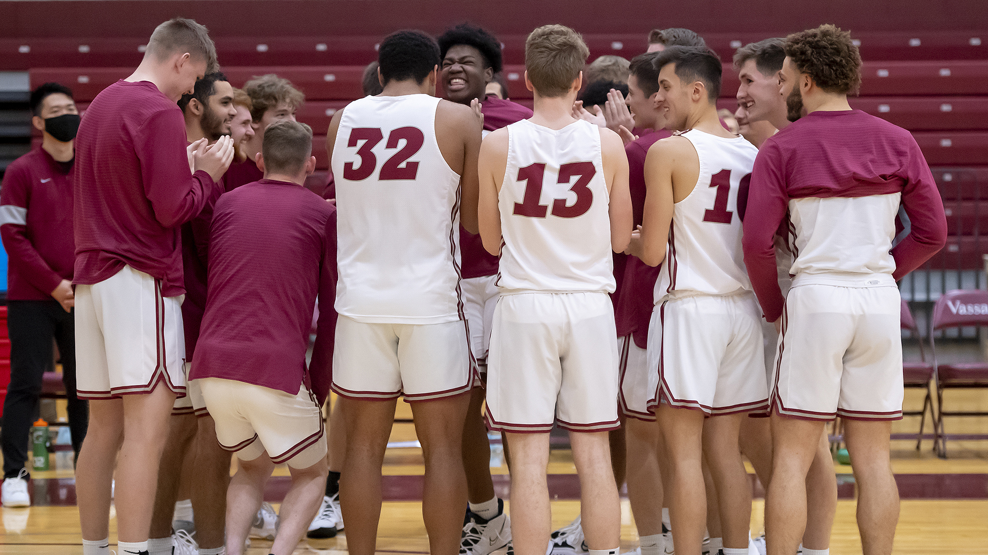 Vassar Edges Bard 53-52 in Liberty League Play - Vassar College Athletics