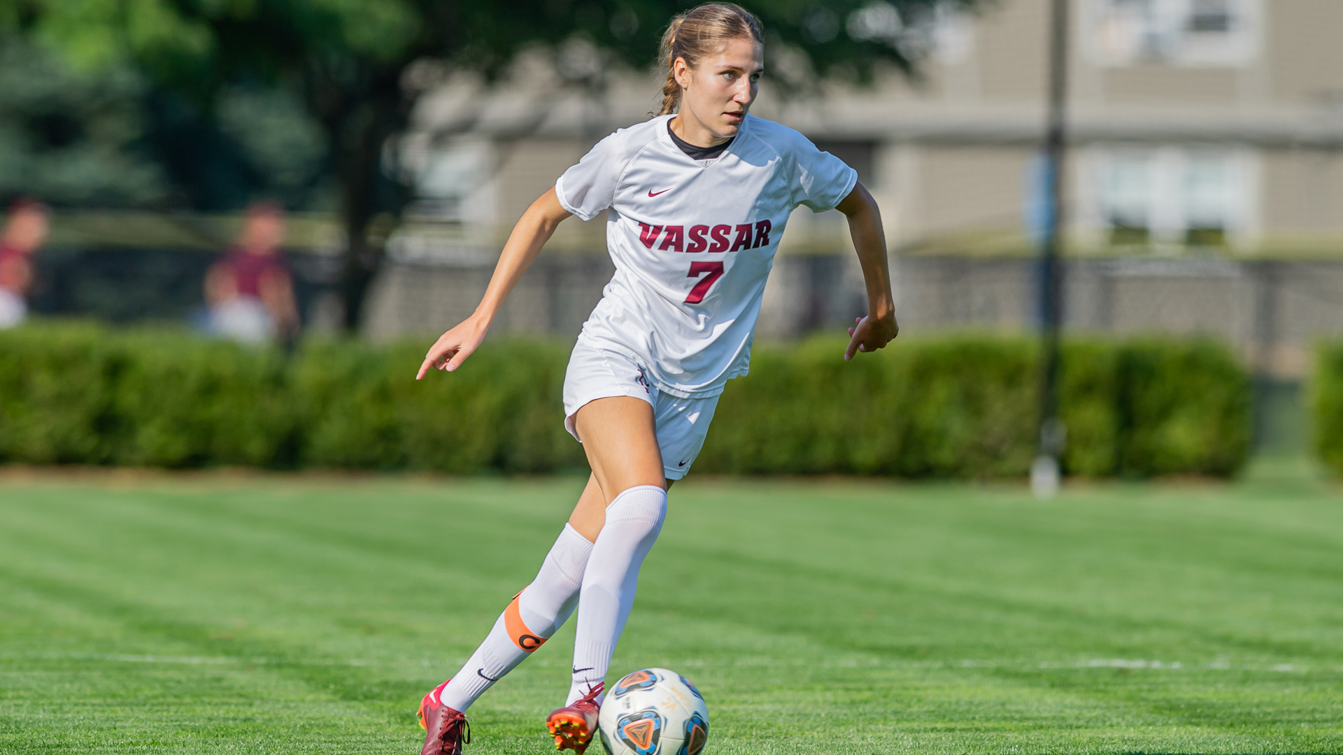 Offensive Onslaught Powers Women's Soccer to Victory - Vassar College ...