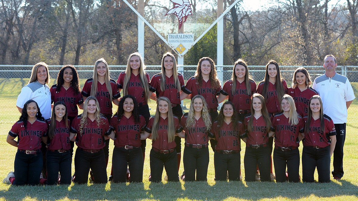 VCSU Softball extends winning streak to 12 games - Valley City State ...