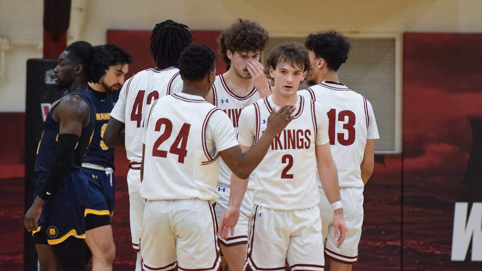 Viking Men win season opener - Valley City State University