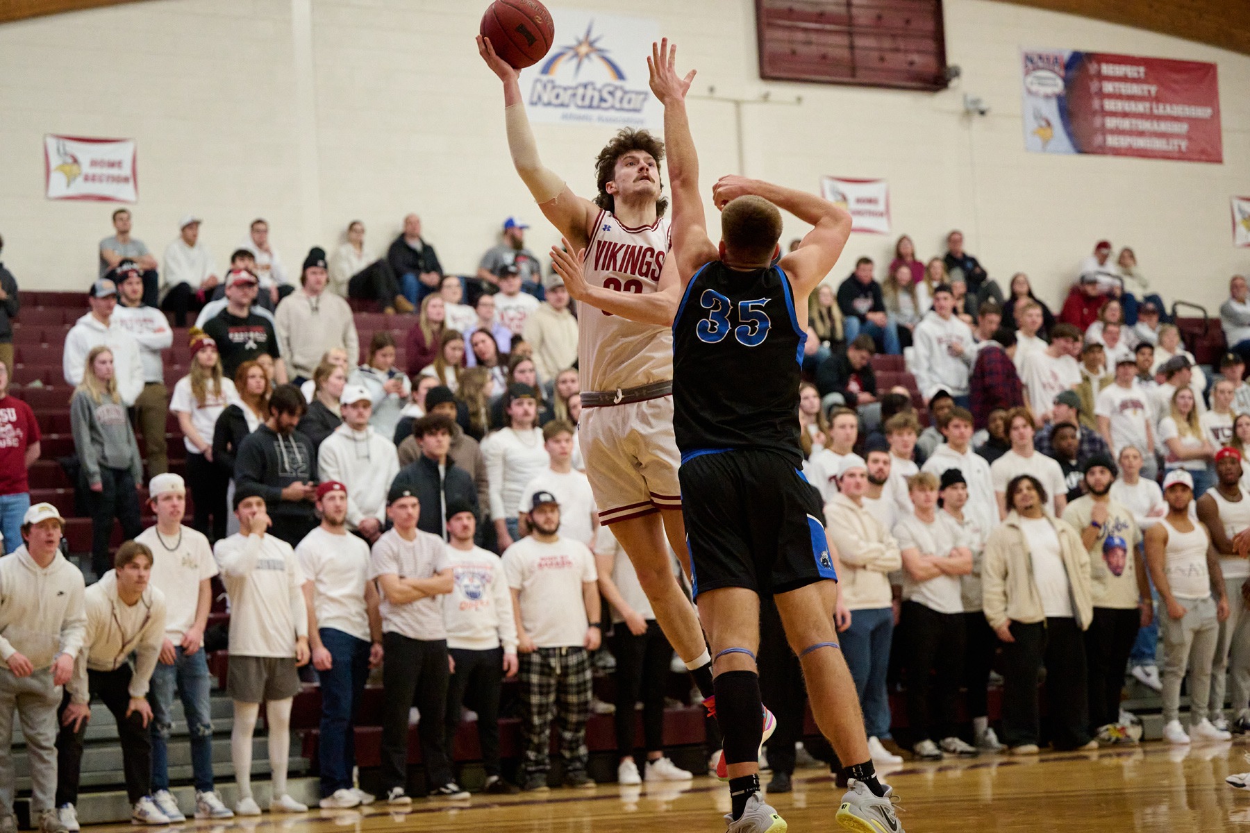 Hunter Lyman - 2023-24 - Men's Basketball - Valley City State University