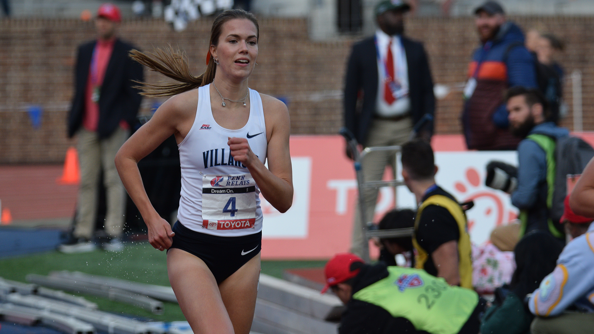 Anna Helwigh - Women's Track & Field - Villanova University