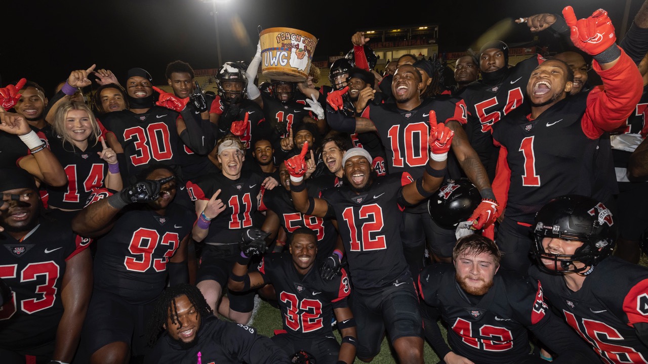 Peach Basket Comes Home; No. 17 Blazers Silence Wolves for Share of ...