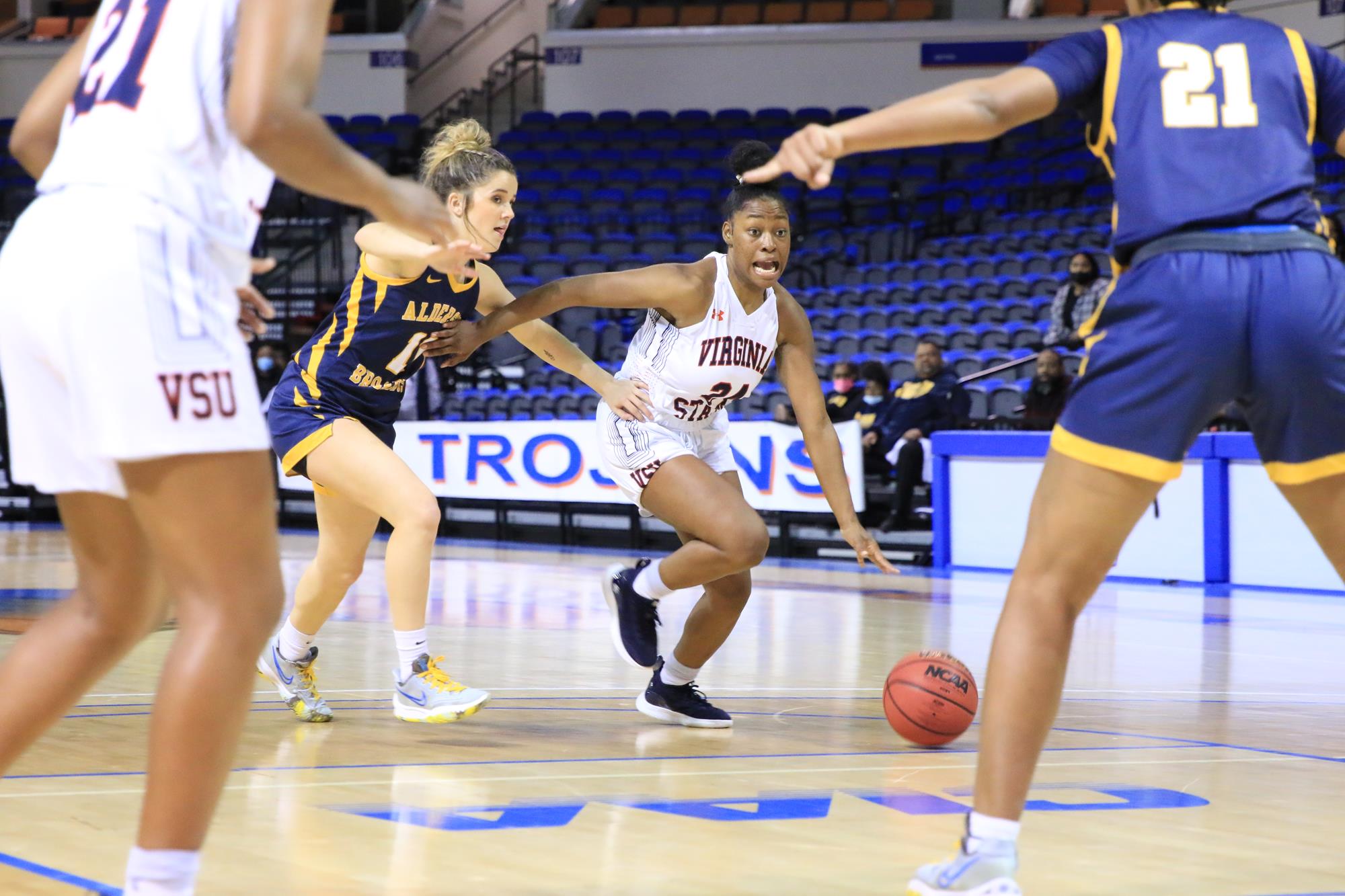 Sommer Blakemore - Women's Basketball - Virginia State University Athletics