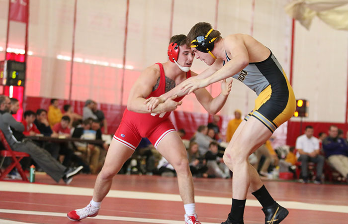 Hunter Bates - Wrestling - Wabash College Athletics