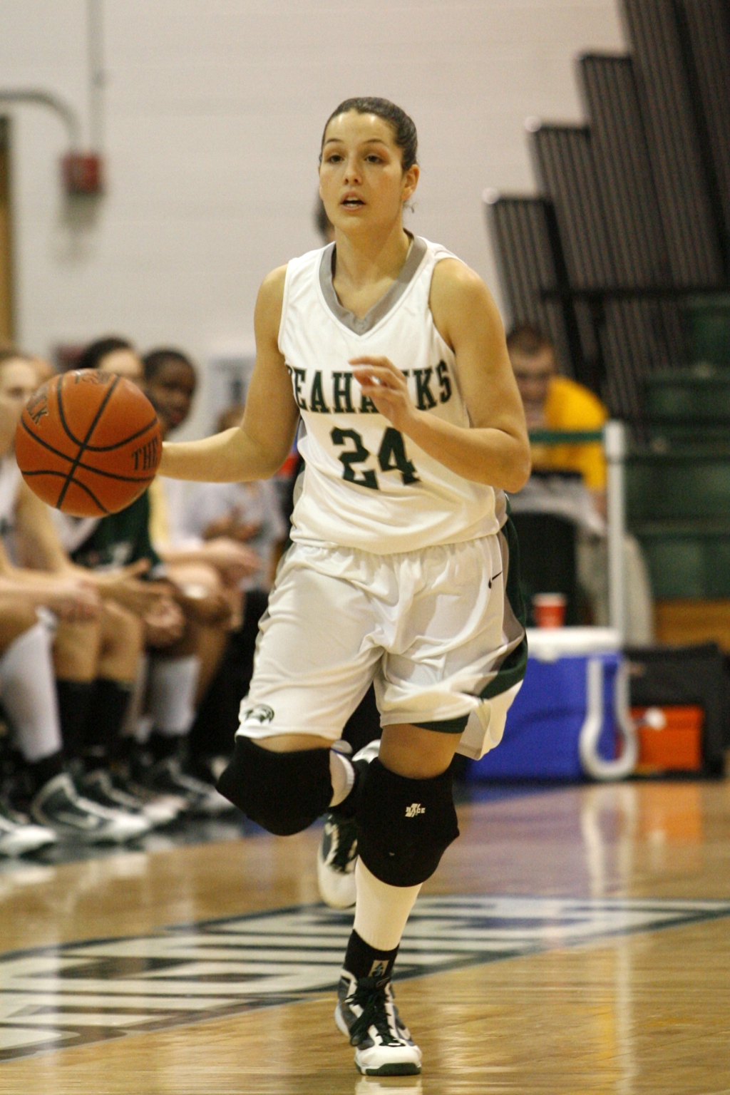 Megan Mahoney - 2010 - Women's Basketball - Wagner College Athletics