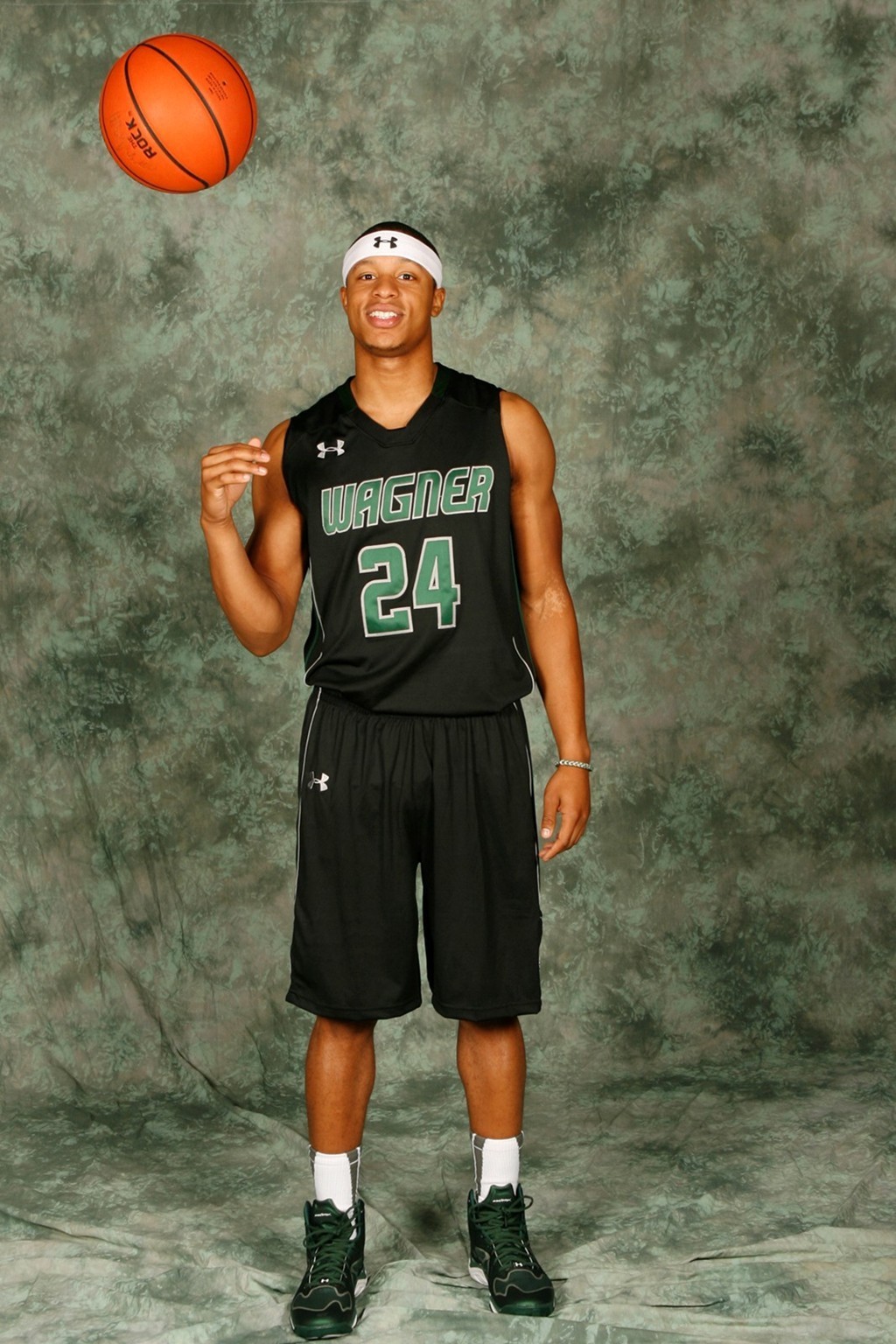 Latif Rivers - 2013-14 - Men's Basketball - Wagner College Athletics