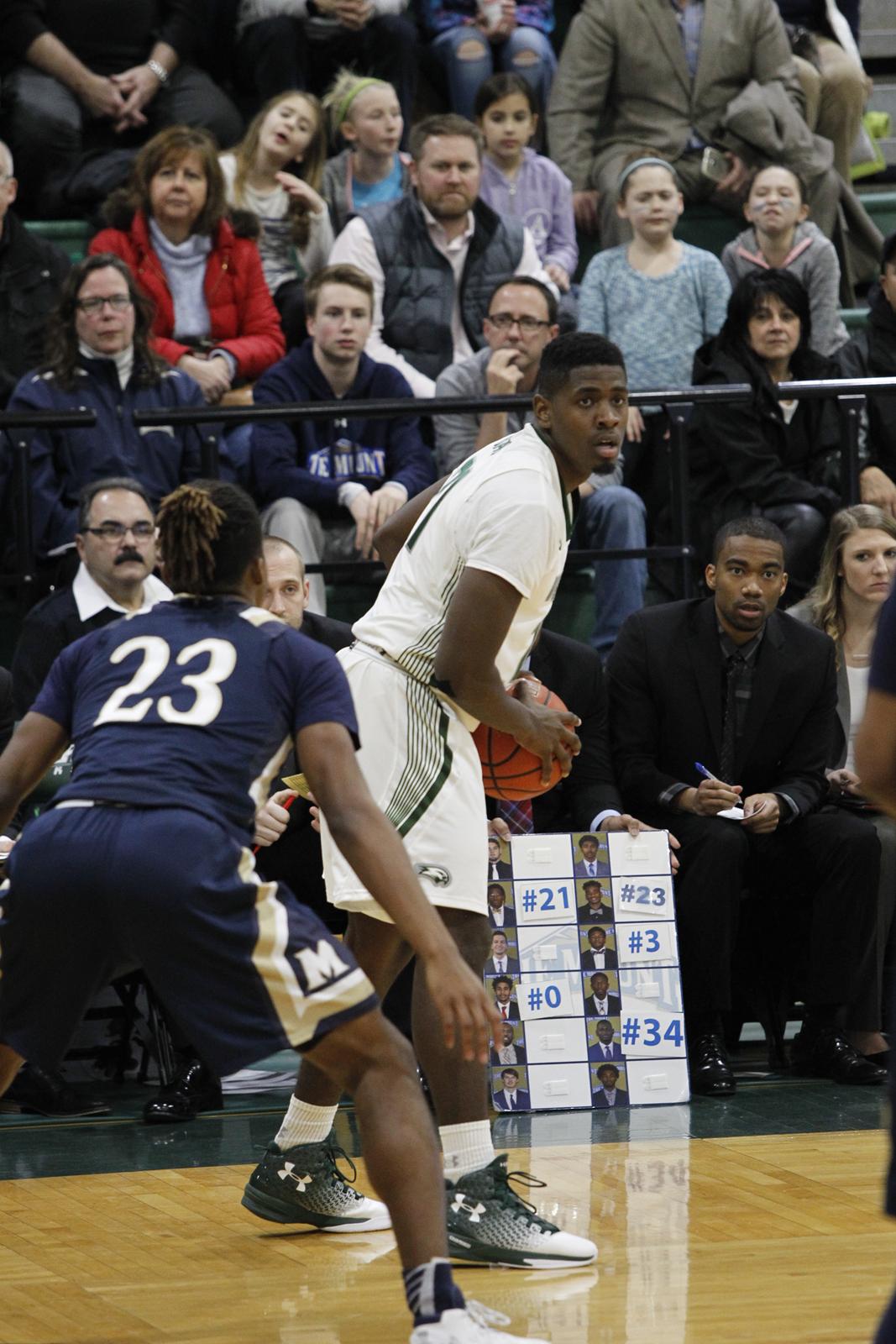 Elijah Davis - 2018-19 - Men's Basketball - Wagner College Athletics