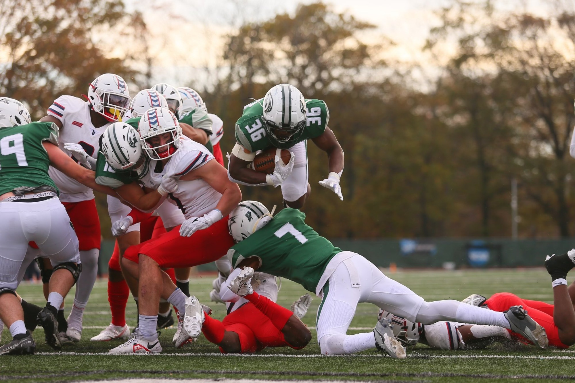 Seahawk Comeback Falls Short In 34-26 Loss To Duquesne - Wagner College ...