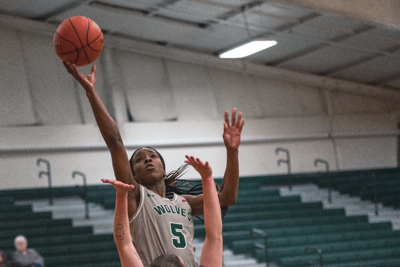 Women's Basketball: Wolves Come Out on Top in a Thriller Against the ...