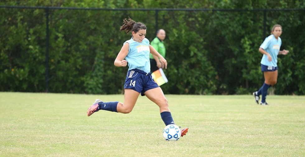 Cynthia Peretti - Women's Soccer - Warner University Athletics