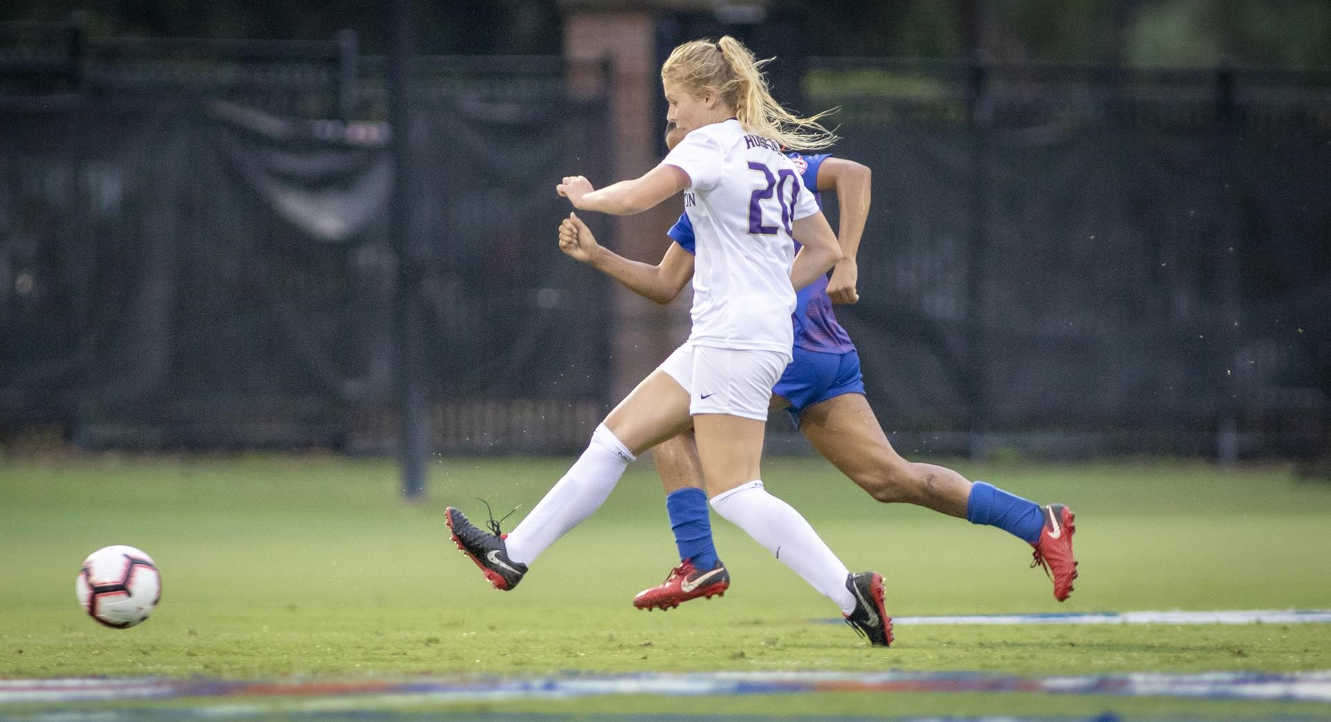 Ruby Hellstrom - Women's Soccer - University of Washington Athletics