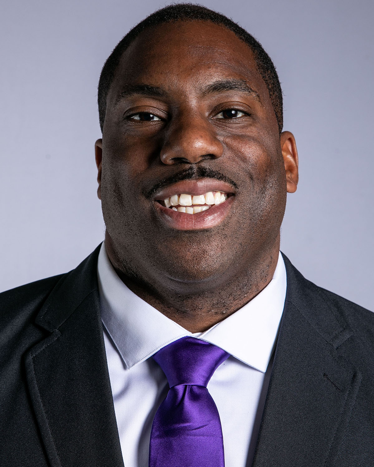 AJ Middleton - Football Coach - University of Washington Athletics