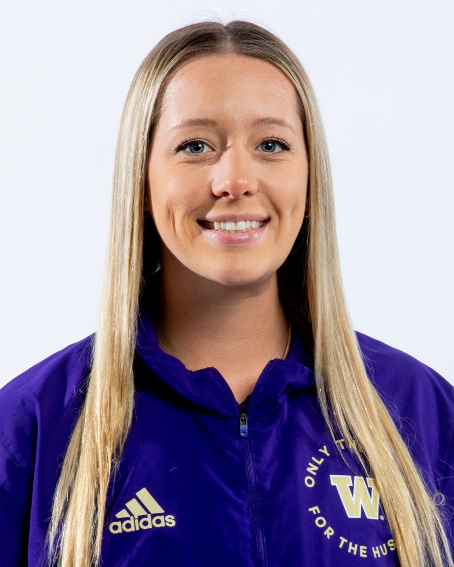 Courtney Ogle - Softball Coach - University of Washington Athletics