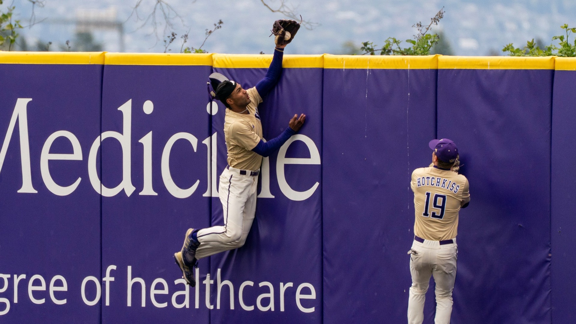 Knight And Newlin Named Big Ten Outstanding Sportsmanship Award Winners ...