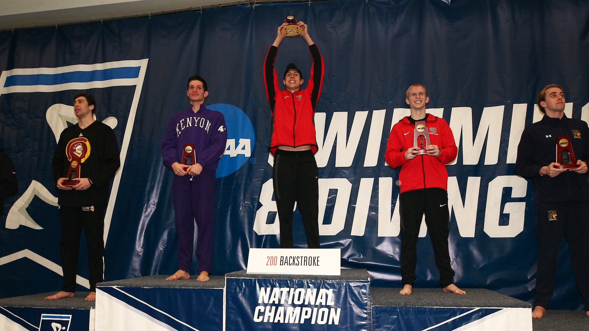 NATIONAL CHAMPION! McCormick Wins 200 Backstroke - Washington ...