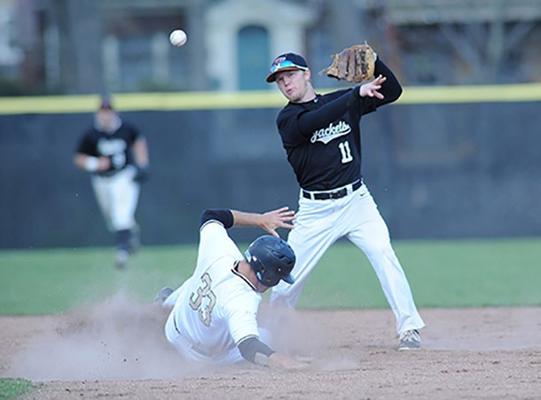 Baseball splits with Bethany - Waynesburg University Athletics