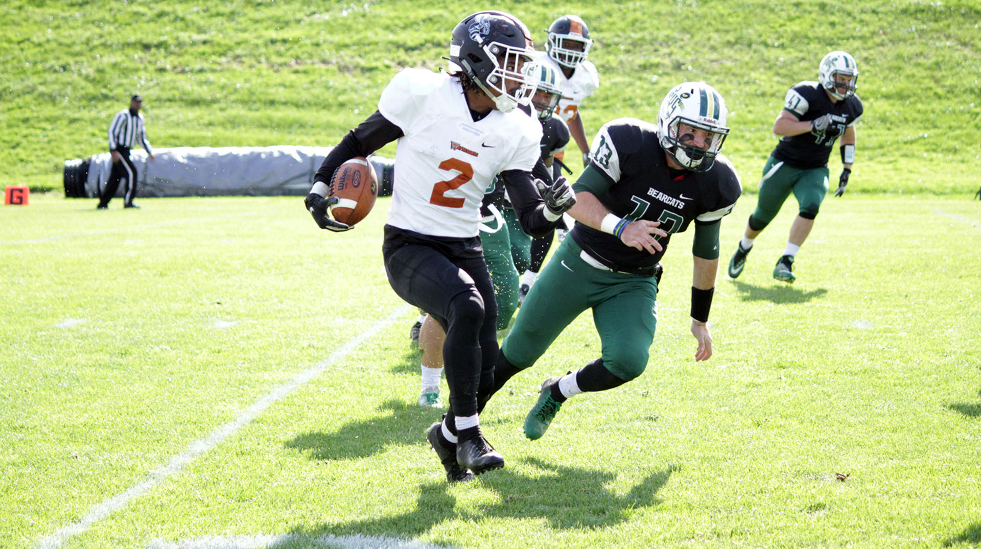 Jackets pull out another tight win - Waynesburg University Athletics