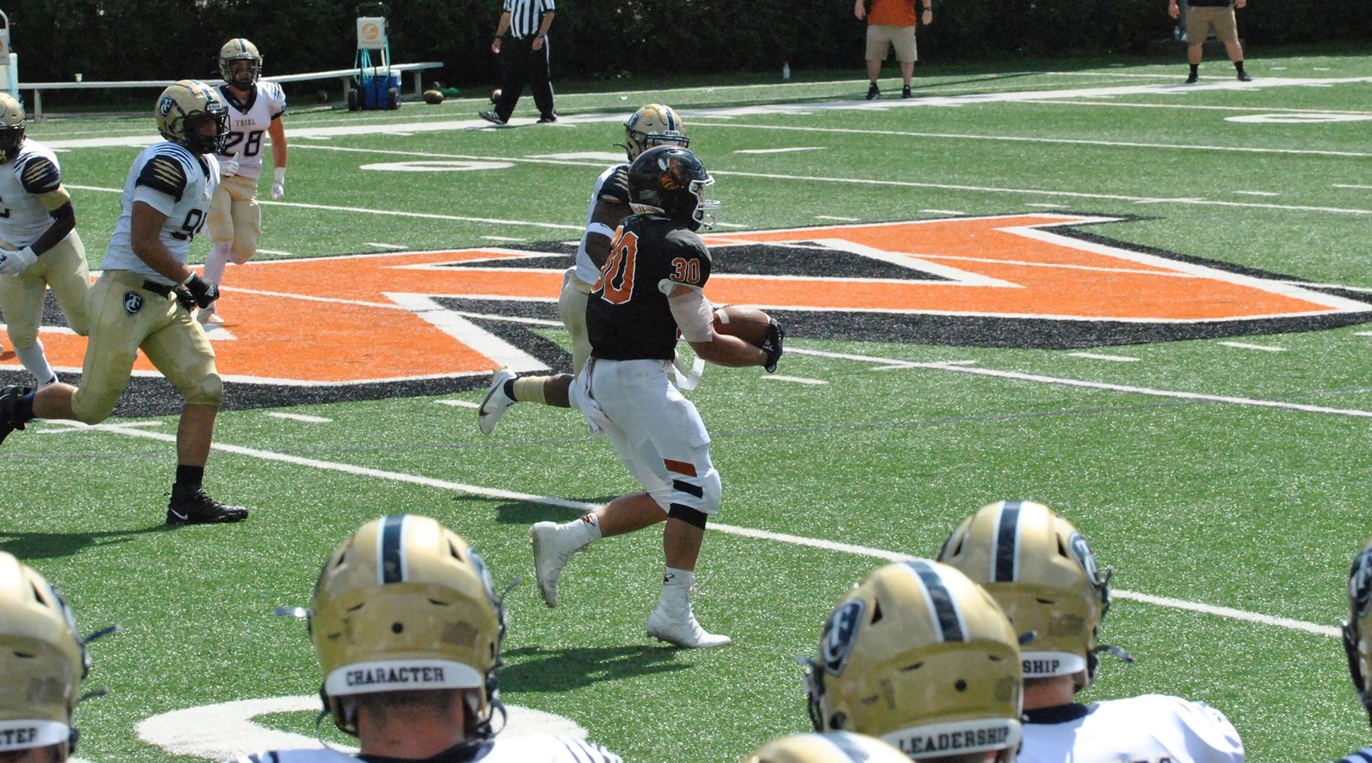 Jackets roll past Thiel 52-14 - Waynesburg University Athletics