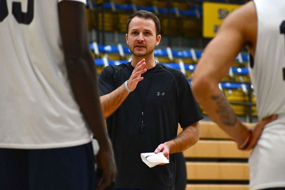 Pioneers open Clint Galyean era with exciting come-from-behind win ...