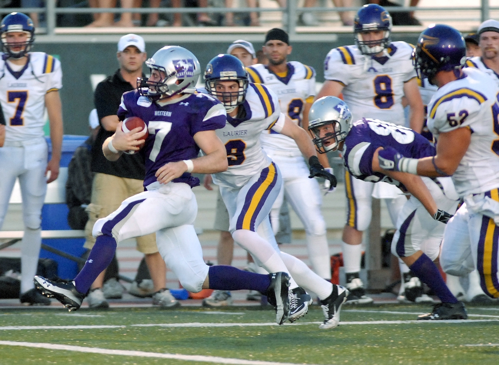 Football Mustangs make a statement - Western Mustangs Sports