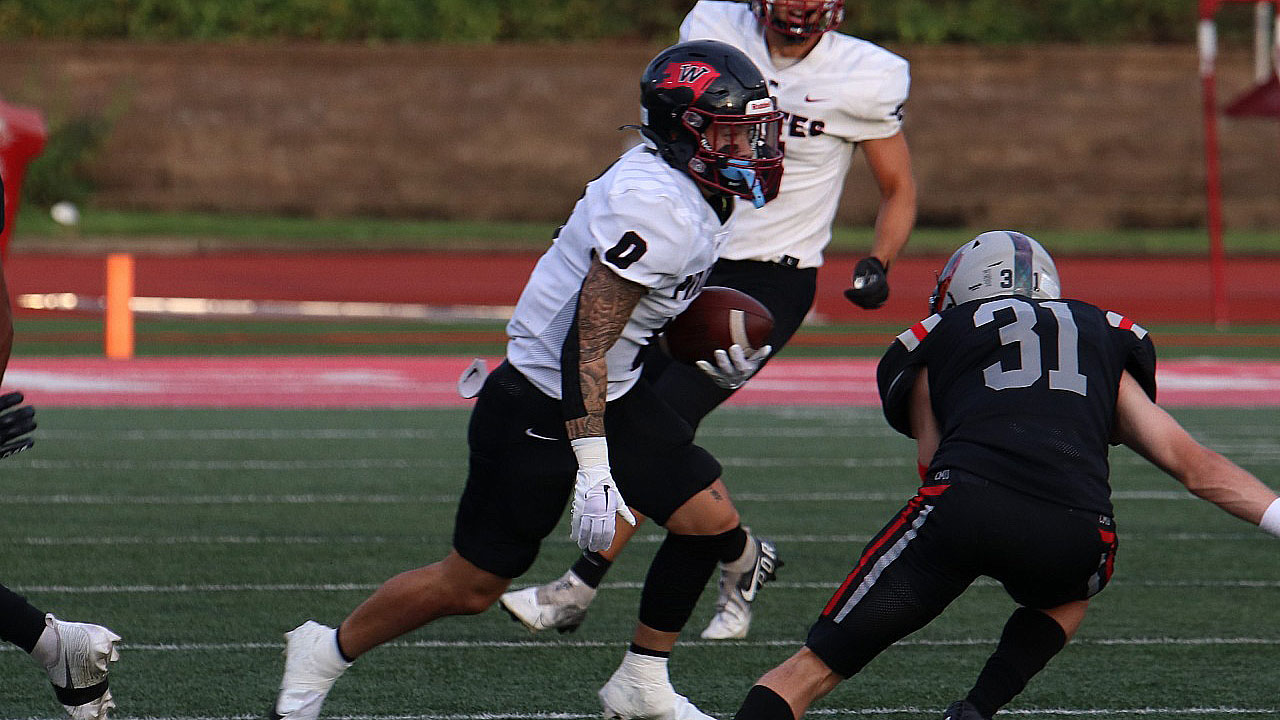 Football falls 35-17 in season opener - Whitworth University