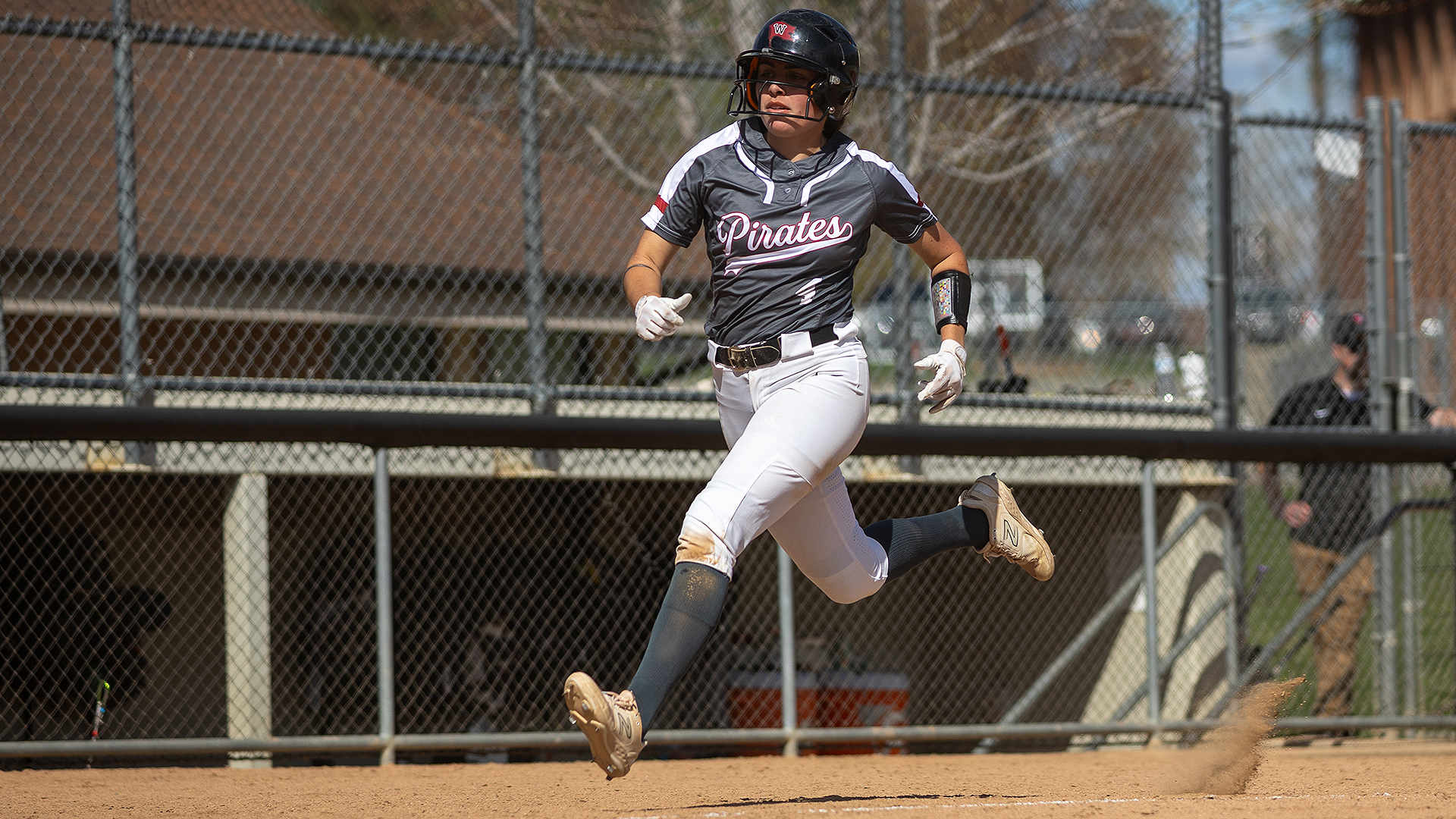 Softball takes GFU series with Sunday sweep - Whitworth University