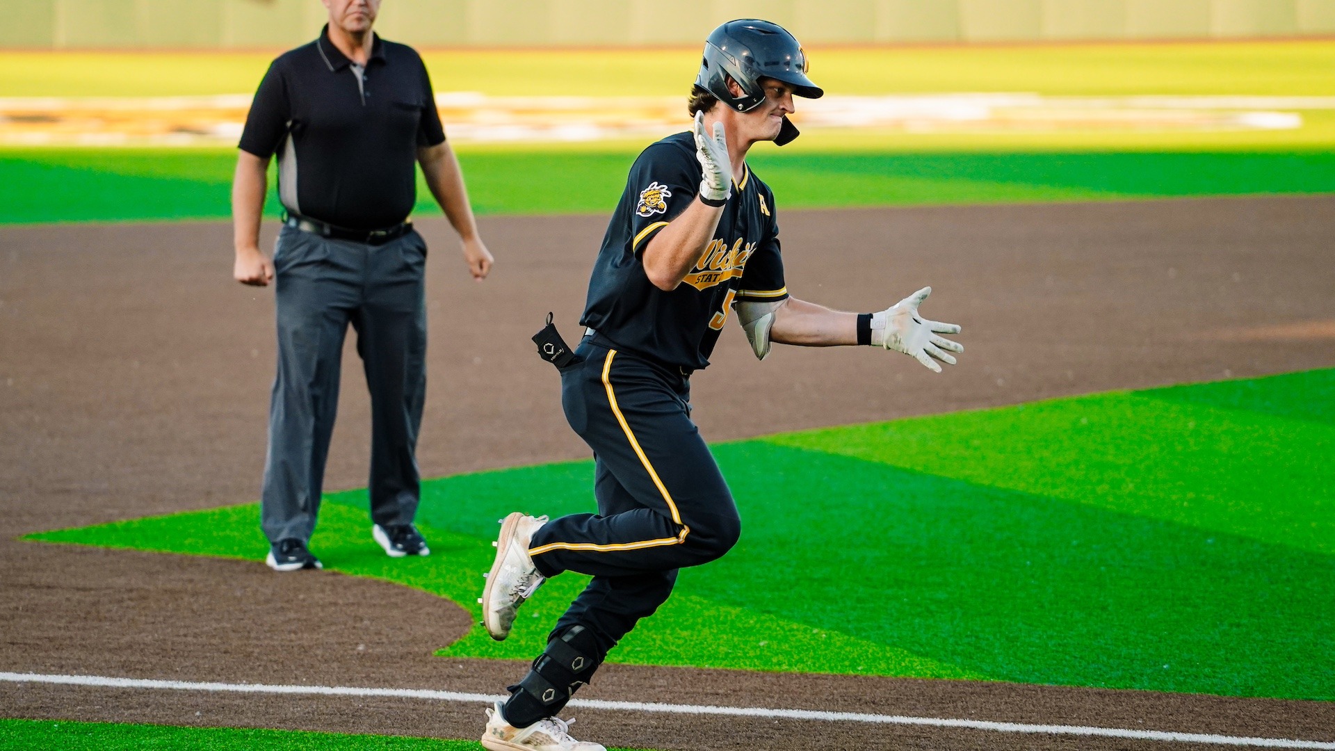 Shockers Stifle 49ers in Series Opener - Wichita State Athletics