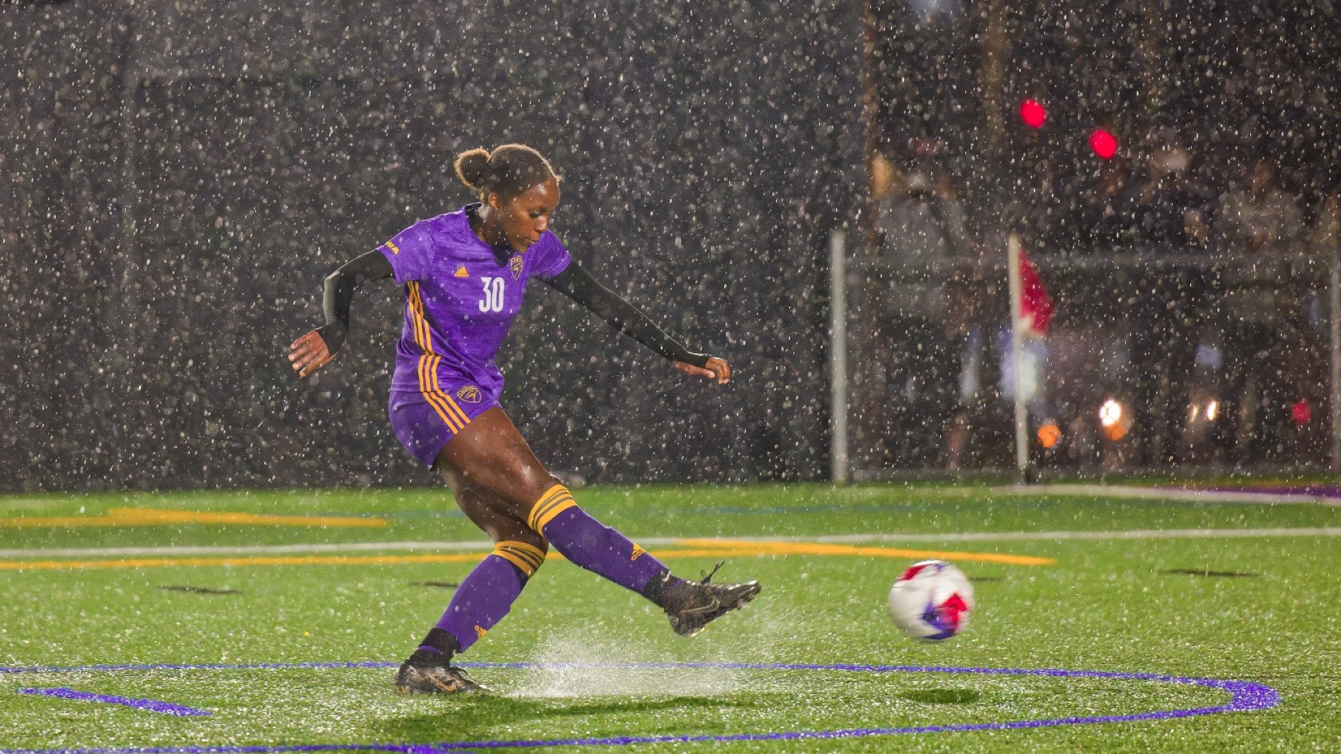 Marikano's late winner lifts Laurier over Lancers - Laurier Athletics ...