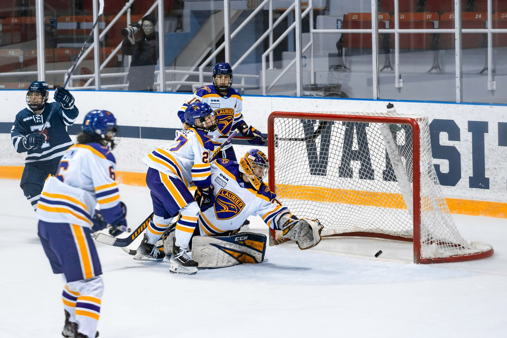 Laurier offence fizzles in loss to #9 Toronto - Laurier Athletics ...