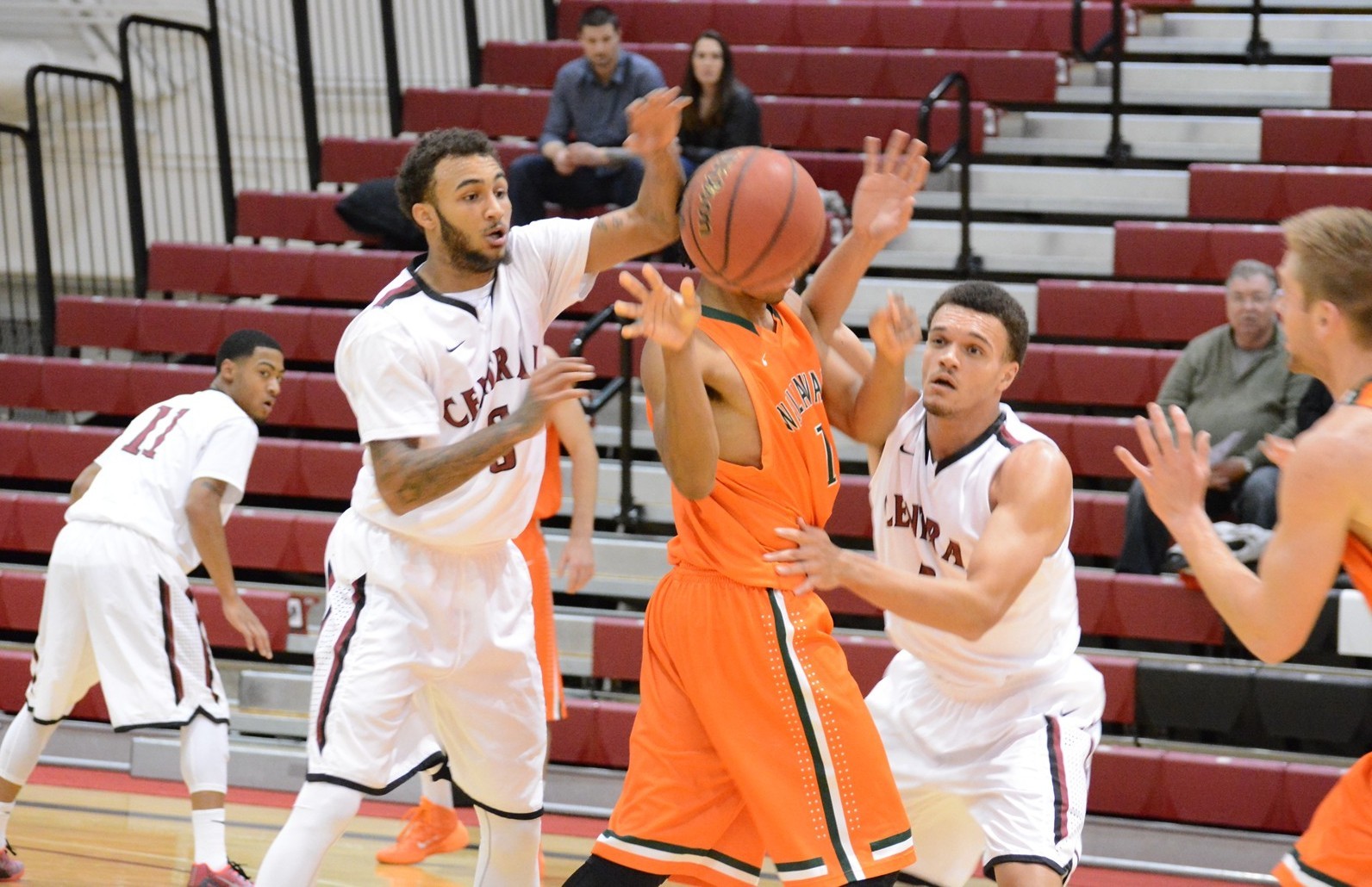 Julian Vaughn - Men's Basketball - Central Washington University Athletics