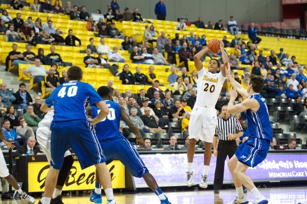 Men's Basketball Signs Guard Desmond Ross to 2015-16 Roster - Central ...