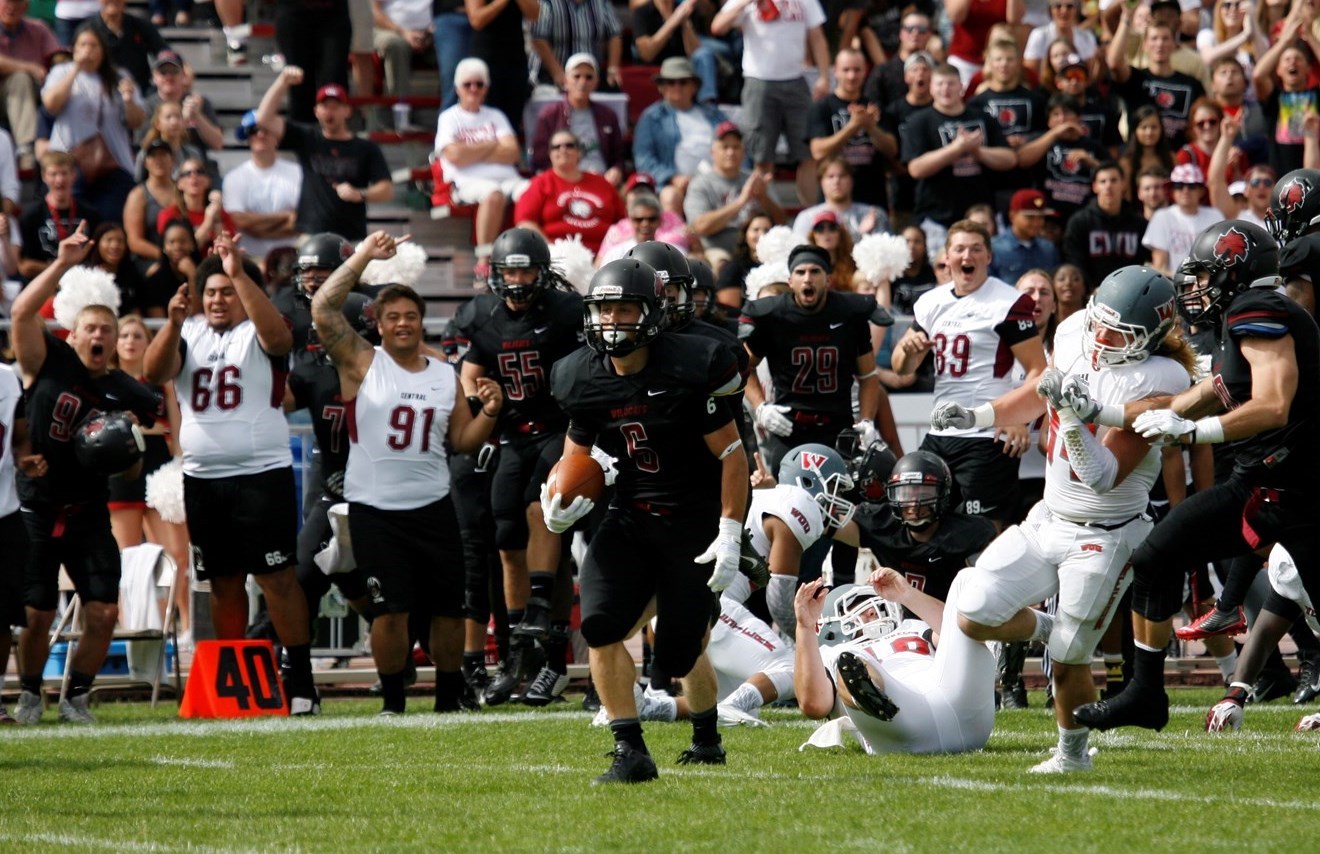40-Point First Half Leads Football to Win over WOU - Central Washington ...