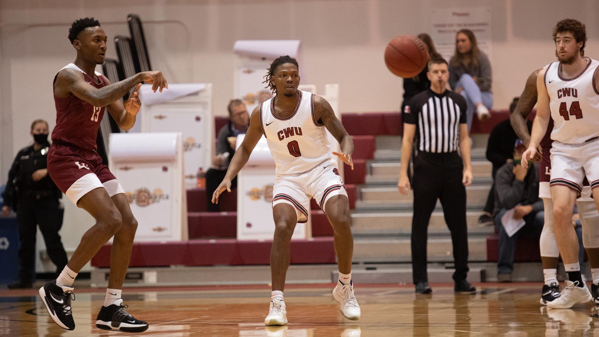 Isaiah Banks - Men's Basketball - Central Washington University Athletics
