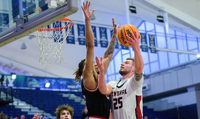 Poquette Lifts ‘Cats Past Wolves and Into the GNAC Semifinals - Central ...
