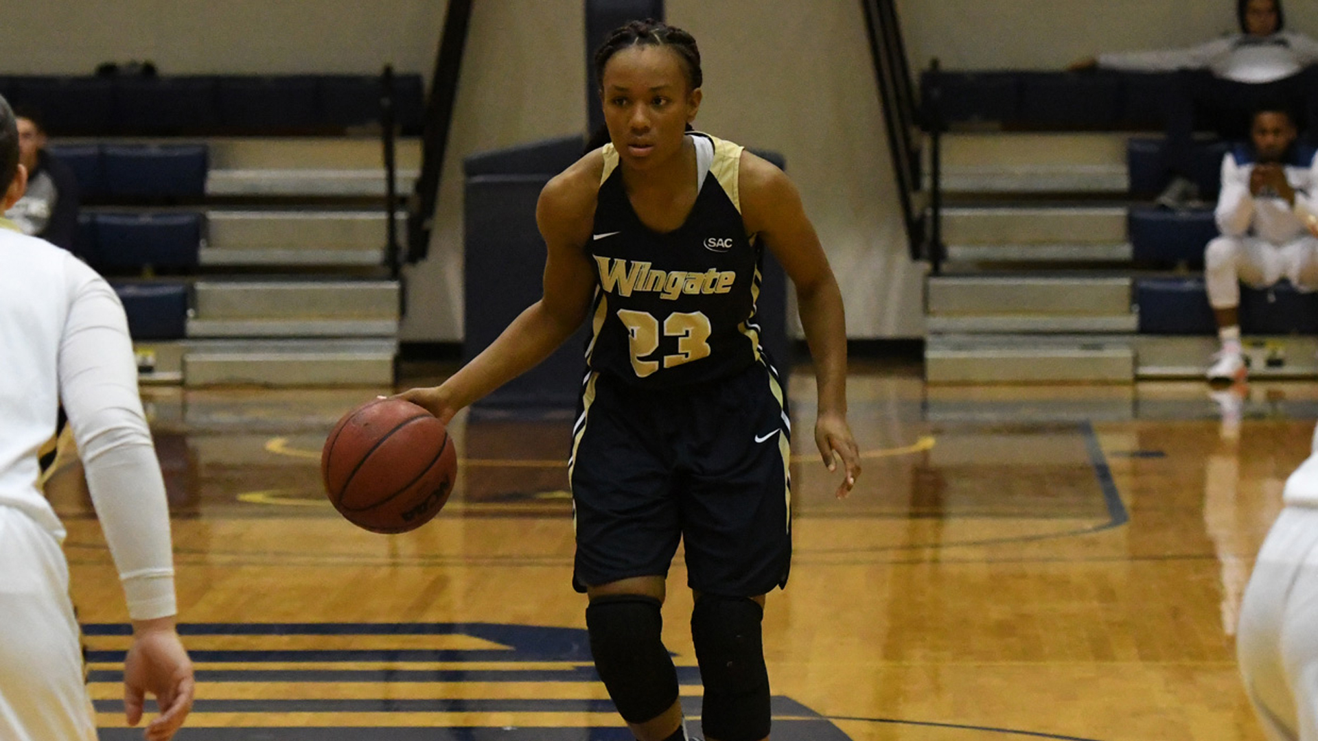 Courtney Robinson - Women's Basketball - Wingate University Athletics