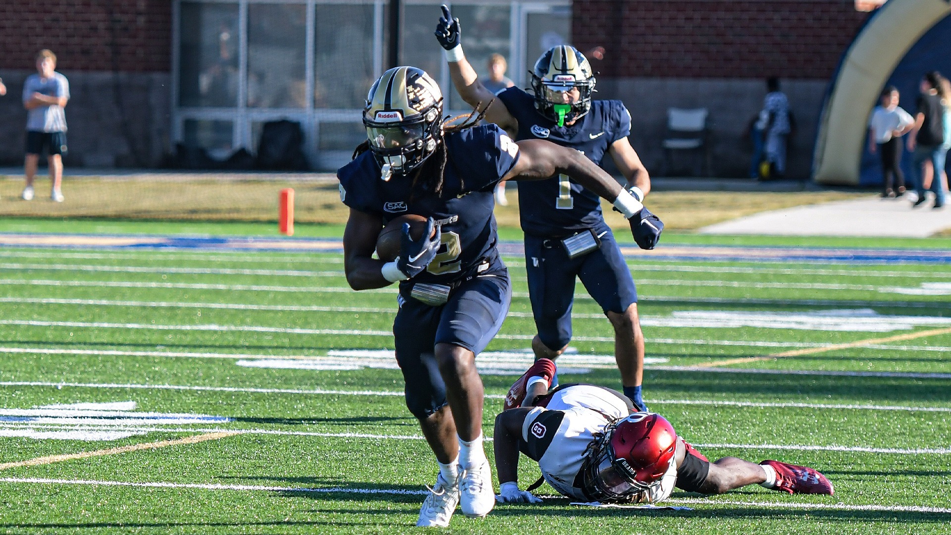 Bulldogs use last-minute touchdown to knock off #7 Lenoir-Rhyne in 34 ...