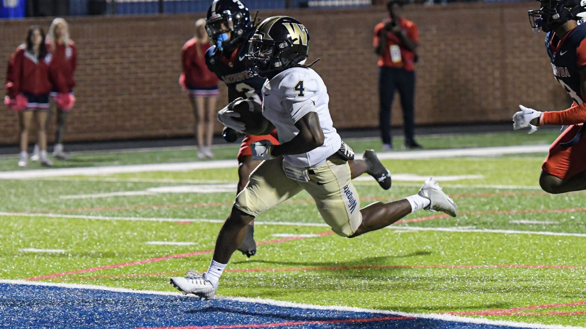 ‘Dogs push winning streak to three with 31-13 win at Catawba - Wingate ...